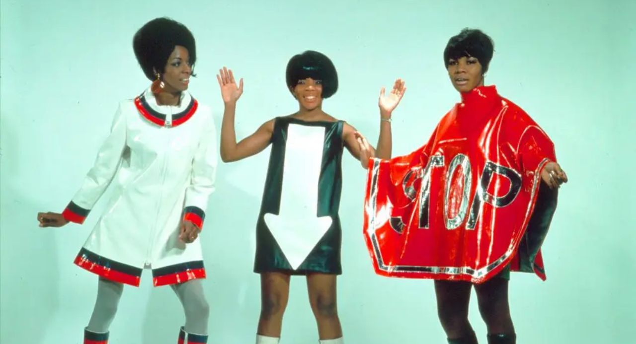 Martha Reeves & the Vandellas – Dancing in the Street